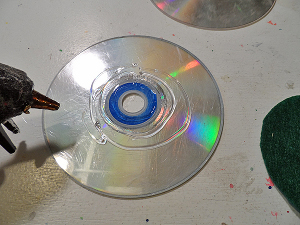 Recycled CD Coasters | FaveCrafts.com